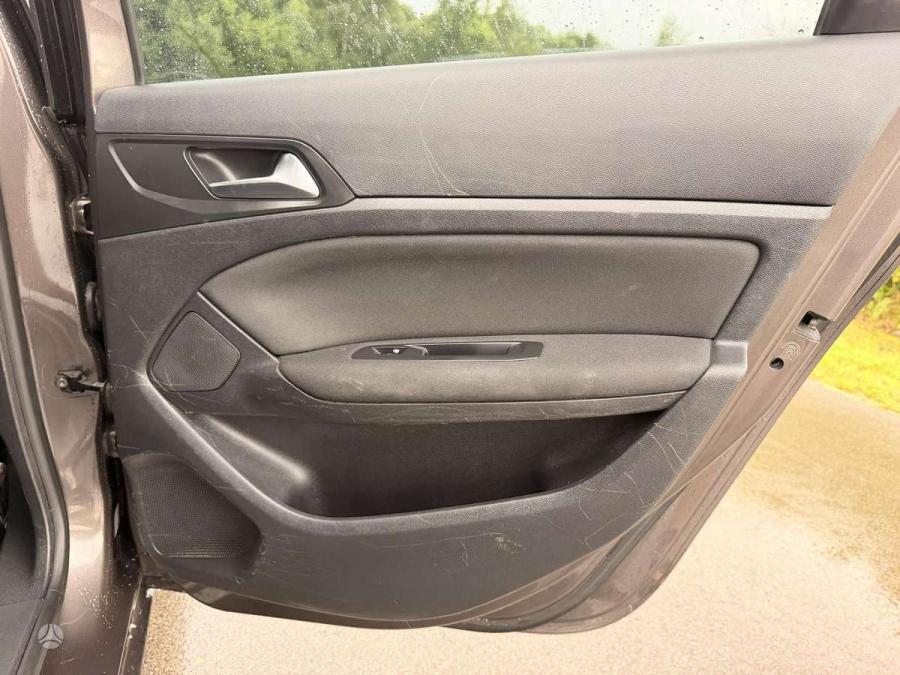 Brūns Peugeot 308 2016 Tauragė, ar dzinēja tilpumu 1.56 L un nobraukumu 381 tūkst. km par 5400 €, foto 23 vietnē AUTOMOTO.COM.LV
