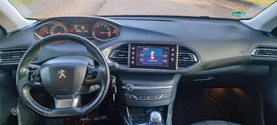 Brown Peugeot 308 2016 in Marijampole, with an engine capacity of 1.20 L and mileage of 121 thousand km for 4550 €, photo 6 on AUTOMOTO.COM.LV