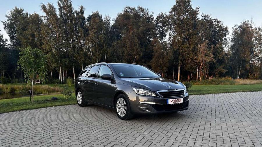 Brown Peugeot 308 2016 in Utena, with an engine capacity of 1.20 L and mileage of 296 thousand km for 3250 €, photo 3 on AUTOMOTO.COM.LV
