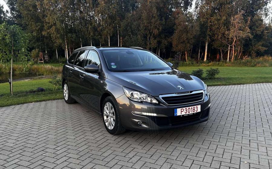 Brown Peugeot 308 2016 in Utena, with an engine capacity of 1.20 L and mileage of 296 thousand km for 3250 €, photo 5 on AUTOMOTO.COM.LV