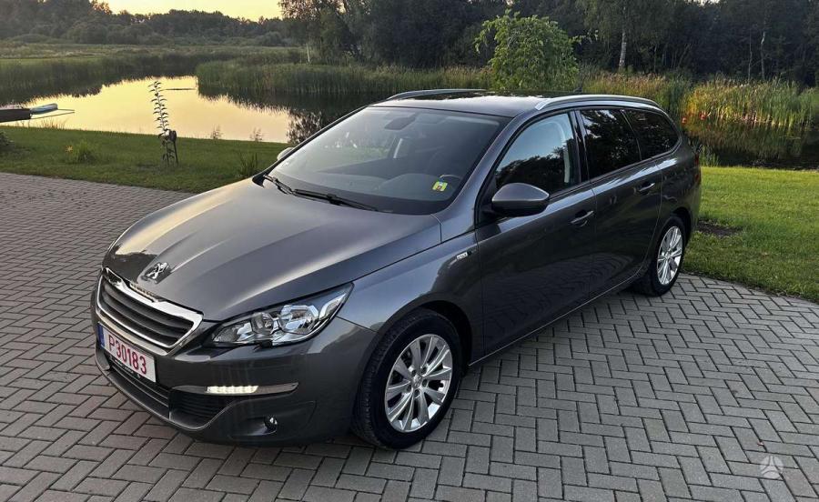 Brown Peugeot 308 2016 in Utena, with an engine capacity of 1.20 L and mileage of 296 thousand km for 3250 €, photo 6 on AUTOMOTO.COM.LV