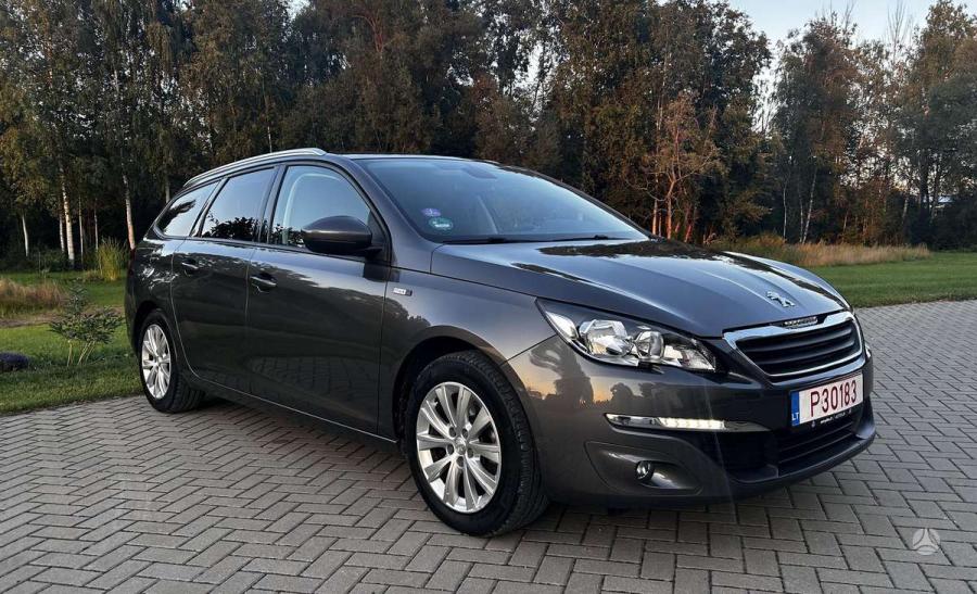 Brown Peugeot 308 2016 in Utena, with an engine capacity of 1.20 L and mileage of 296 thousand km for 3250 €, photo 9 on AUTOMOTO.COM.LV
