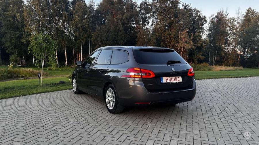Brown Peugeot 308 2016 in Utena, with an engine capacity of 1.20 L and mileage of 296 thousand km for 3250 €, photo 17 on AUTOMOTO.COM.LV
