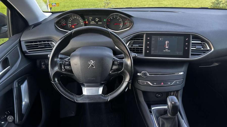 Brown Peugeot 308 2016 in Utena, with an engine capacity of 1.20 L and mileage of 296 thousand km for 3250 €, photo 24 on AUTOMOTO.COM.LV