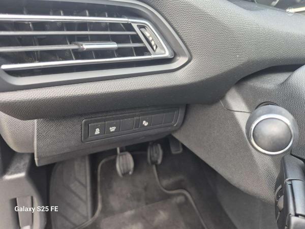 Peugeot 308 2016 Tauragė vietnē Brūns Peugeot 308 2016 Tauragė, ar dzinēja tilpumu 1.56 L un nobraukumu 162 tūkst. km par 5300 €, foto 11 vietnē AUTOMOTO.COM.LV