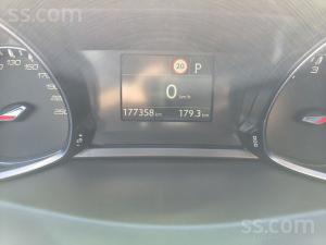 Brown Peugeot 308 2017 in Riga, with an engine capacity of 1.60 L and mileage of 178 thousand km for 6200 €, photo 15 on AUTOMOTO.COM.LV
