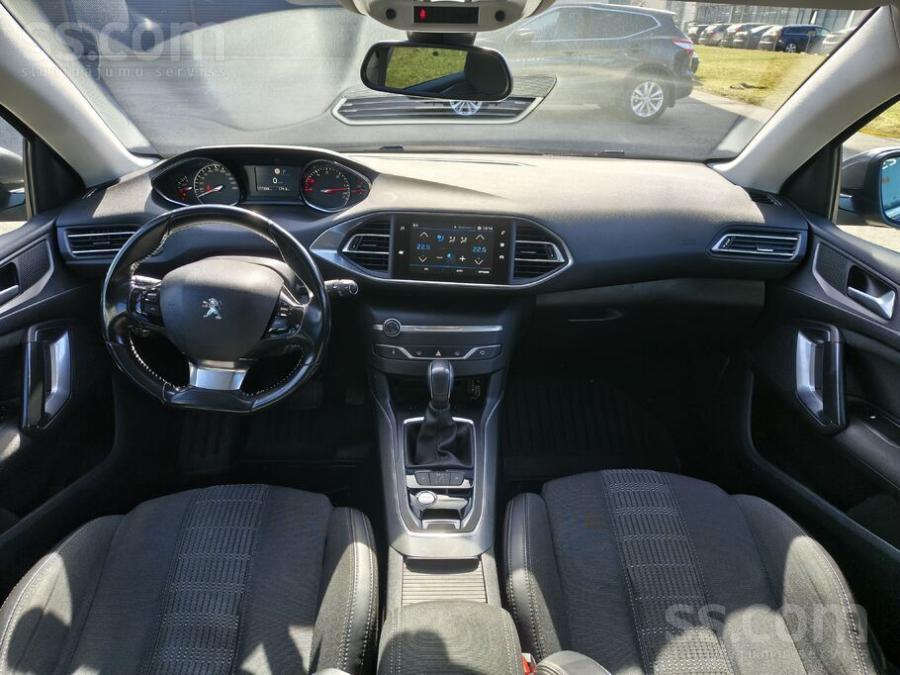 Brown Peugeot 308 2017 in Madona, with an engine capacity of 1.60 L and mileage of 184 thousand km for 6500 €, photo 14 on AUTOMOTO.COM.LV