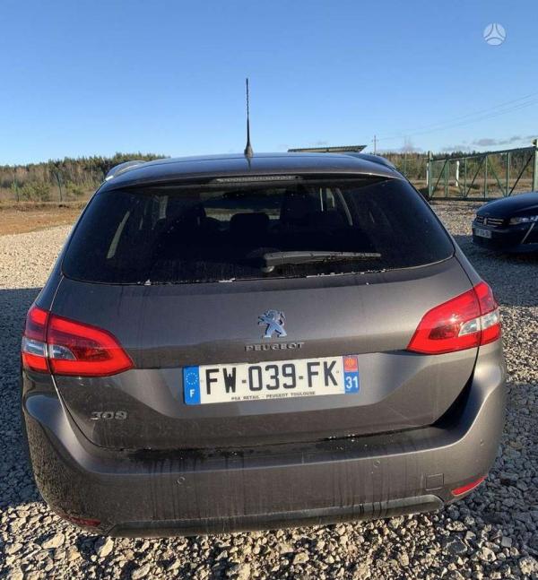 Brown Peugeot 308 2020 in Vilnius, with an engine capacity of 1.20 L and mileage of 86 thousand km for 9655 €, photo 4 on AUTOMOTO.COM.LV