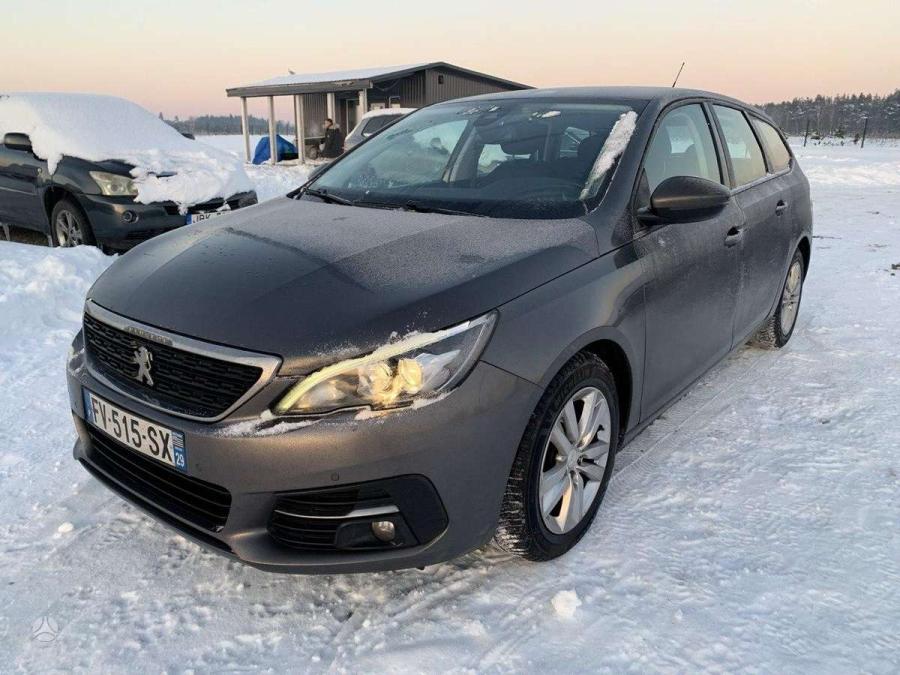Brown Peugeot 308 2020 in Vilnius, with an engine capacity of 1.50 L and mileage of 179 thousand km for 9075 €, photo 6 on AUTOMOTO.COM.LV