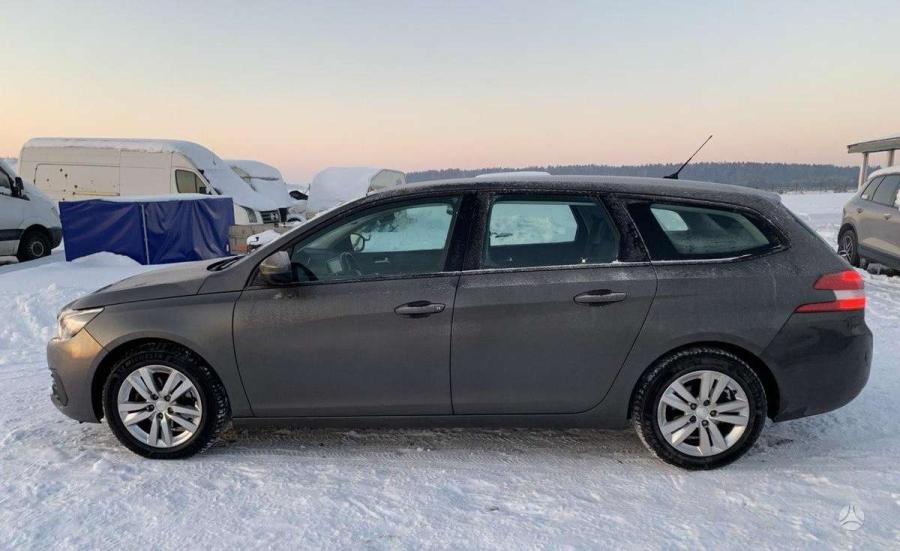 Brown Peugeot 308 2020 in Vilnius, with an engine capacity of 1.50 L and mileage of 179 thousand km for 9075 €, photo 8 on AUTOMOTO.COM.LV