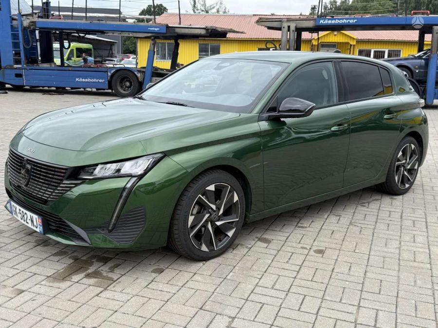 Green Peugeot 308 2022 in Kaunas, with an engine capacity of 1.20 L and mileage of 109 thousand km for 13673 €, photo 1 on AUTOMOTO.COM.LV