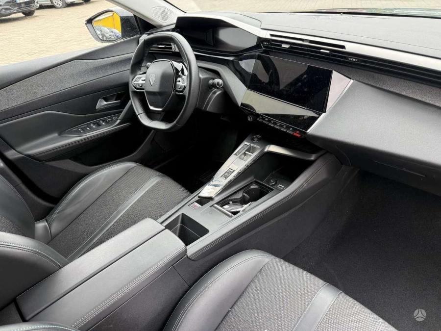Green Peugeot 308 2022 in Kaunas, with an engine capacity of 1.20 L and mileage of 109 thousand km for 13673 €, photo 6 on AUTOMOTO.COM.LV