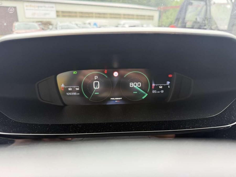 Green Peugeot 308 2022 in Kaunas, with an engine capacity of 1.20 L and mileage of 109 thousand km for 13673 €, photo 8 on AUTOMOTO.COM.LV