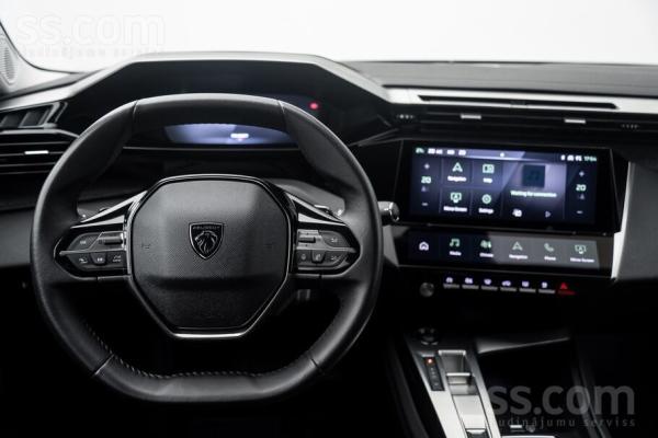 Green Peugeot 308 2022 in Tallinn, with an engine capacity of 1.20 L and mileage of 75 thousand km for 17999 €, photo 8 on AUTOMOTO.COM.LV