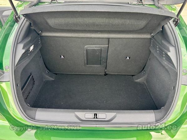 Zaļš Peugeot 308 2023 Tallina, ar dzinēja tilpumu 1.20 L un nobraukumu 39 tūkst. km par 22900 €, foto 11 vietnē AUTOMOTO.COM.LV