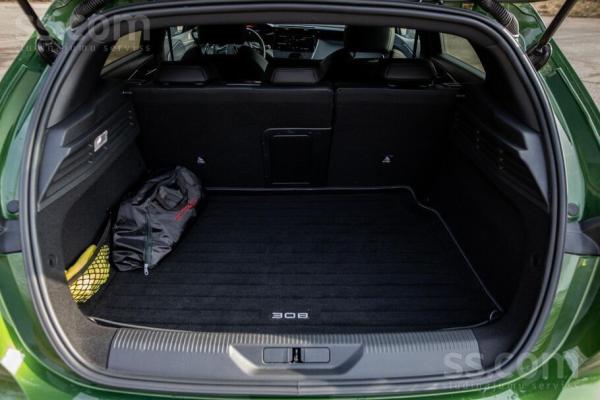 Green Peugeot 308 2023 in Riga, with an engine capacity of 1.60 L and mileage of 47 thousand km for 24500 €, photo 9 on AUTOMOTO.COM.LV