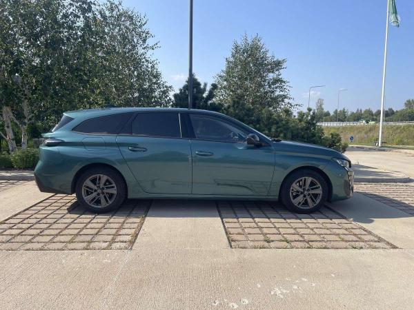 Зеленый Пежо 308 2022 в Вильнюс, объемом двигателя 1.50 л и пробегом 205 тыс. км за 11740 €, фото 3 на AUTOMOTO.COM.LV