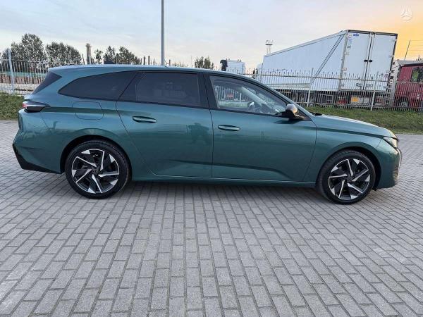 Green Peugeot 308 2023 in Marijampole, with an engine capacity of 1.20 L and mileage of 141 thousand km for 12826 €, photo 8 on AUTOMOTO.COM.LV
