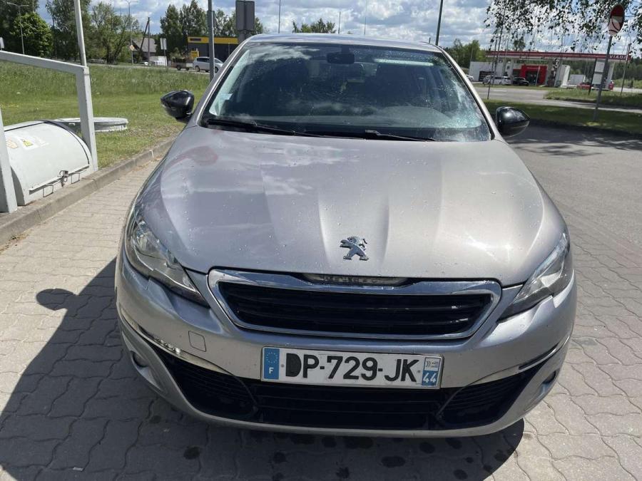 Серый Пежо 308 2015 в Таураге, объемом двигателя 1.20 л и пробегом 185 тыс. км за 2700 €, фото 4 на AUTOMOTO.COM.LV