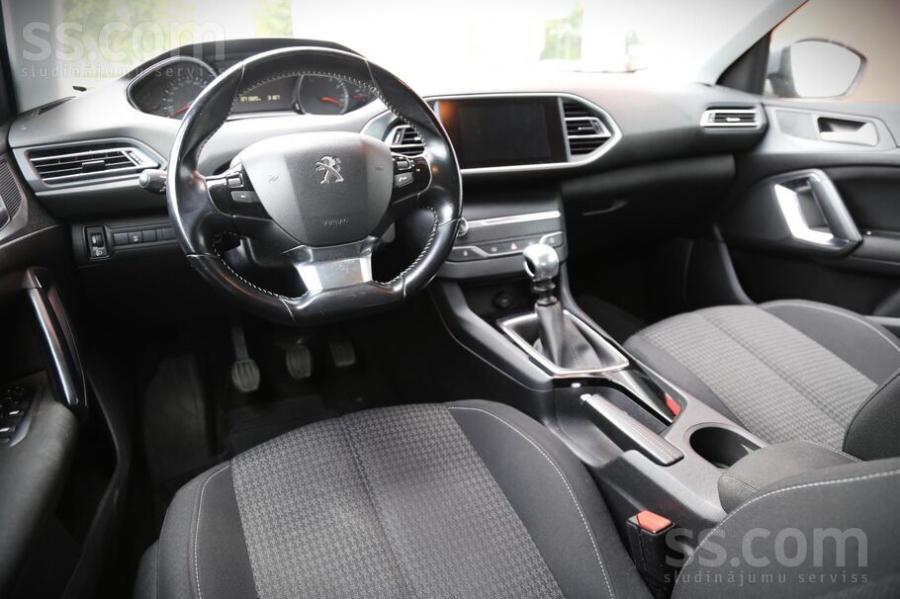 Pelēks Peugeot 308 2018 Rīga, ar dzinēja tilpumu 1.20 L un nobraukumu 71 tūkst. km par 6695 €, foto 9 vietnē AUTOMOTO.COM.LV