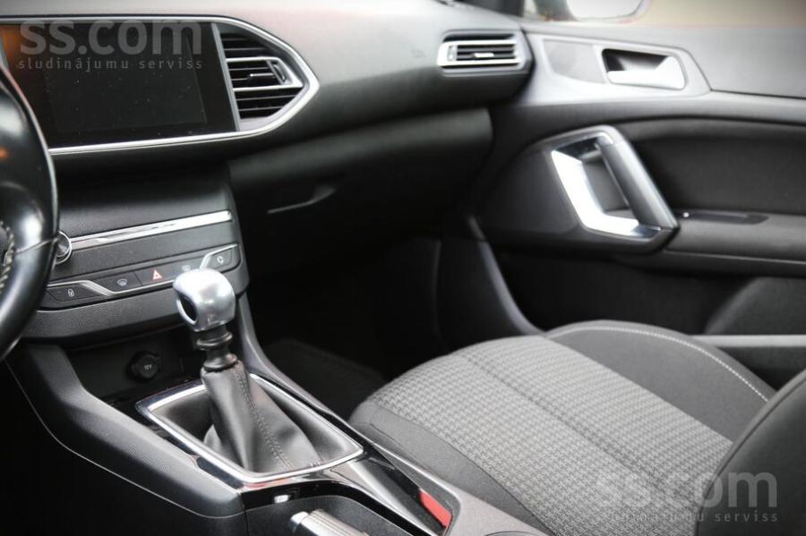 Pelēks Peugeot 308 2018 Rīga, ar dzinēja tilpumu 1.20 L un nobraukumu 71 tūkst. km par 6695 €, foto 10 vietnē AUTOMOTO.COM.LV