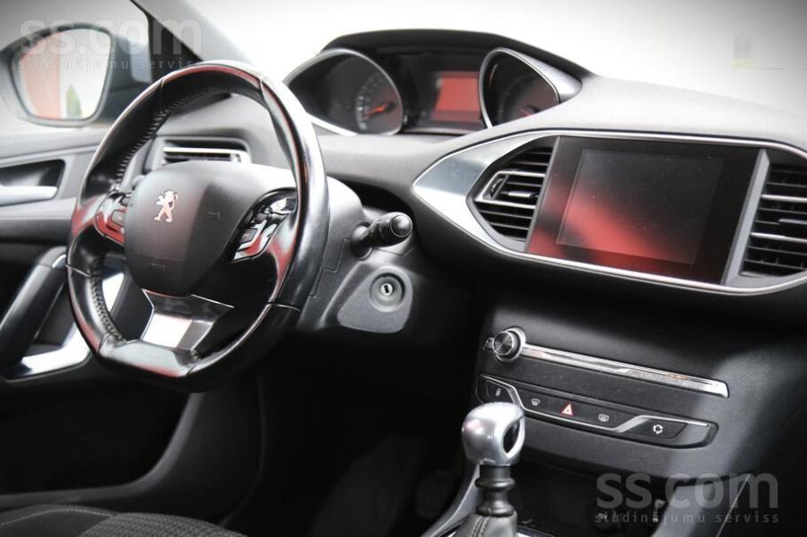 Pelēks Peugeot 308 2018 Rīga, ar dzinēja tilpumu 1.20 L un nobraukumu 71 tūkst. km par 6695 €, foto 12 vietnē AUTOMOTO.COM.LV