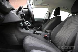 Pelēks Peugeot 308 2018 Rīga, ar dzinēja tilpumu 1.20 L un nobraukumu 71 tūkst. km par 6695 €, foto 13 vietnē AUTOMOTO.COM.LV