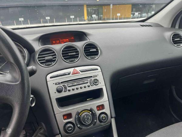 Pelēks Peugeot 308 2006 Prienai, ar dzinēja tilpumu 1.60 L un nobraukumu 182 tūkst. km par 1700 €, foto 9 vietnē AUTOMOTO.COM.LV