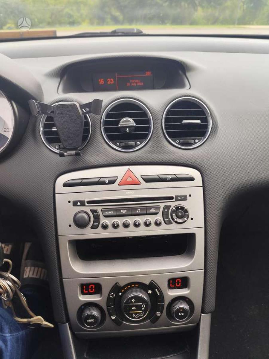 Grey Peugeot 308 2007 in Kaunas, with an engine capacity of 1.56 L and mileage of 287 thousand km for 1400 €, photo 8 on AUTOMOTO.COM.LV