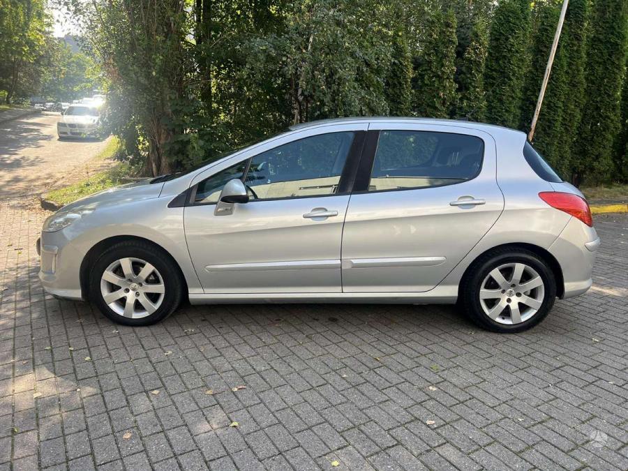Grey Peugeot 308 2008 in Vilnius, with an engine capacity of 1.56 L and mileage of 294 thousand km for 1800 €, photo 3 on AUTOMOTO.COM.LV
