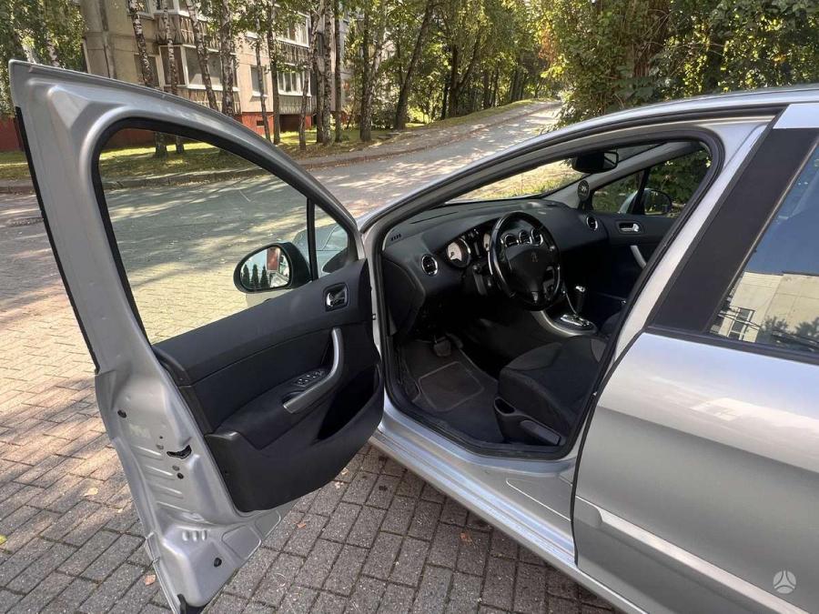 Grey Peugeot 308 2008 in Vilnius, with an engine capacity of 1.56 L and mileage of 294 thousand km for 1800 €, photo 13 on AUTOMOTO.COM.LV