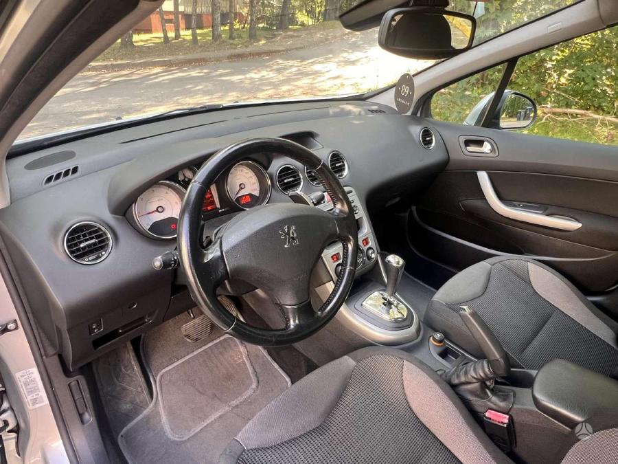 Grey Peugeot 308 2008 in Vilnius, with an engine capacity of 1.56 L and mileage of 294 thousand km for 1800 €, photo 14 on AUTOMOTO.COM.LV