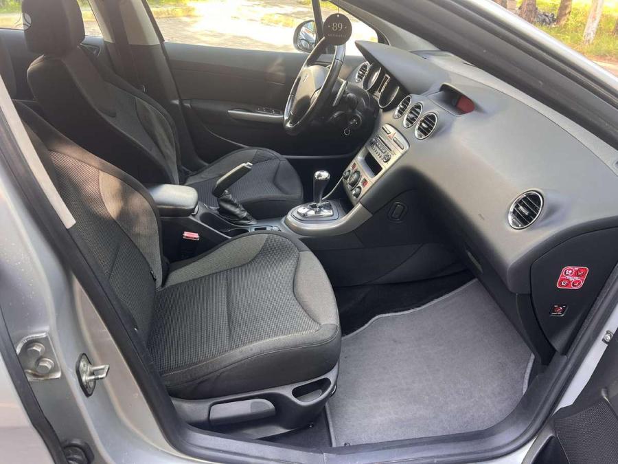 Pelēks Peugeot 308 2008 Viļņa, ar dzinēja tilpumu 1.56 L un nobraukumu 294 tūkst. km par 1800 €, foto 17 vietnē AUTOMOTO.COM.LV