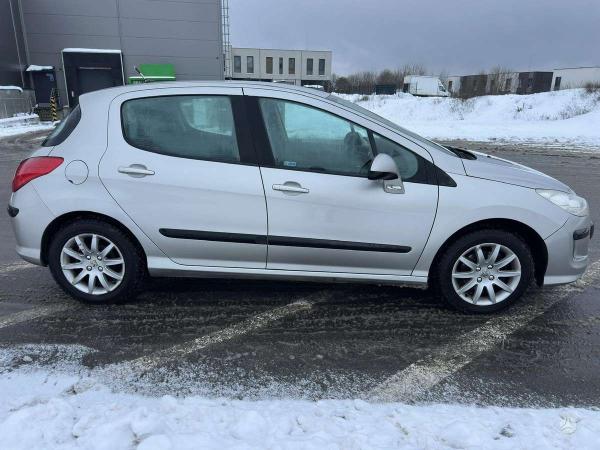 Pelēks Peugeot 308 2008 Viļņa, ar dzinēja tilpumu 1.60 L un nobraukumu 161 tūkst. km par 1750 €, foto 6 vietnē AUTOMOTO.COM.LV
