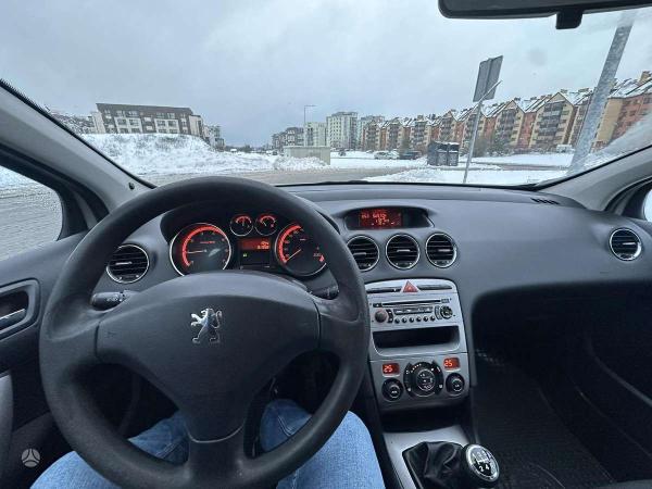 Pelēks Peugeot 308 2008 Viļņa, ar dzinēja tilpumu 1.60 L un nobraukumu 161 tūkst. km par 1750 €, foto 10 vietnē AUTOMOTO.COM.LV