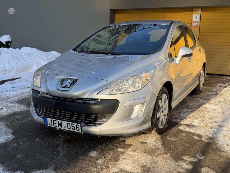 Grey Peugeot 308 2008 in Vilnius, with an engine capacity of 1.56 L and mileage of 293 thousand km for 1750 €, photo 1 on AUTOMOTO.COM.LV