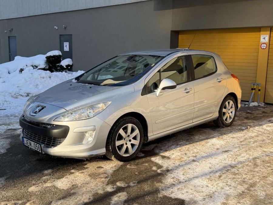 Grey Peugeot 308 2008 in Vilnius, with an engine capacity of 1.56 L and mileage of 293 thousand km for 1750 €, photo 2 on AUTOMOTO.COM.LV