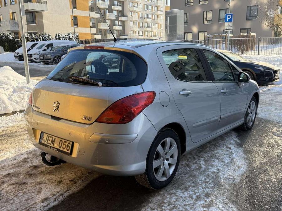 Grey Peugeot 308 2008 in Vilnius, with an engine capacity of 1.56 L and mileage of 293 thousand km for 1750 €, photo 6 on AUTOMOTO.COM.LV