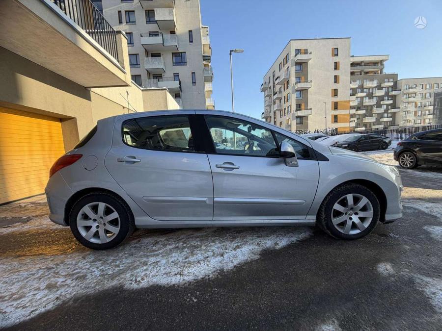 Grey Peugeot 308 2008 in Vilnius, with an engine capacity of 1.56 L and mileage of 293 thousand km for 1750 €, photo 7 on AUTOMOTO.COM.LV