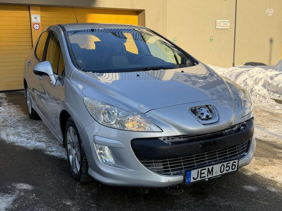 Grey Peugeot 308 2008 in Vilnius, with an engine capacity of 1.56 L and mileage of 293 thousand km for 1750 €, photo 9 on AUTOMOTO.COM.LV