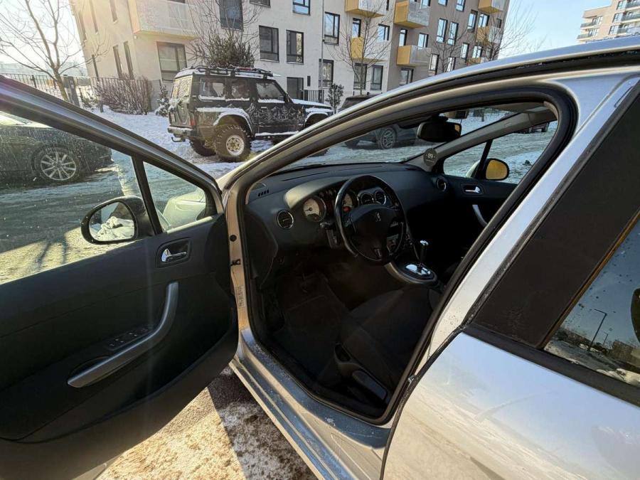 Grey Peugeot 308 2008 in Vilnius, with an engine capacity of 1.56 L and mileage of 293 thousand km for 1750 €, photo 11 on AUTOMOTO.COM.LV