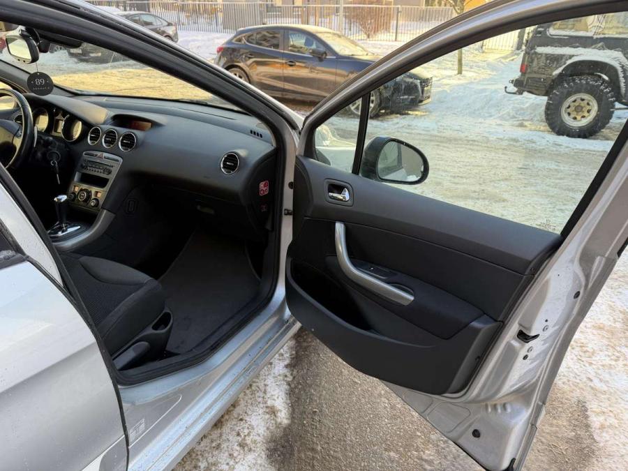 Grey Peugeot 308 2008 in Vilnius, with an engine capacity of 1.56 L and mileage of 293 thousand km for 1750 €, photo 15 on AUTOMOTO.COM.LV