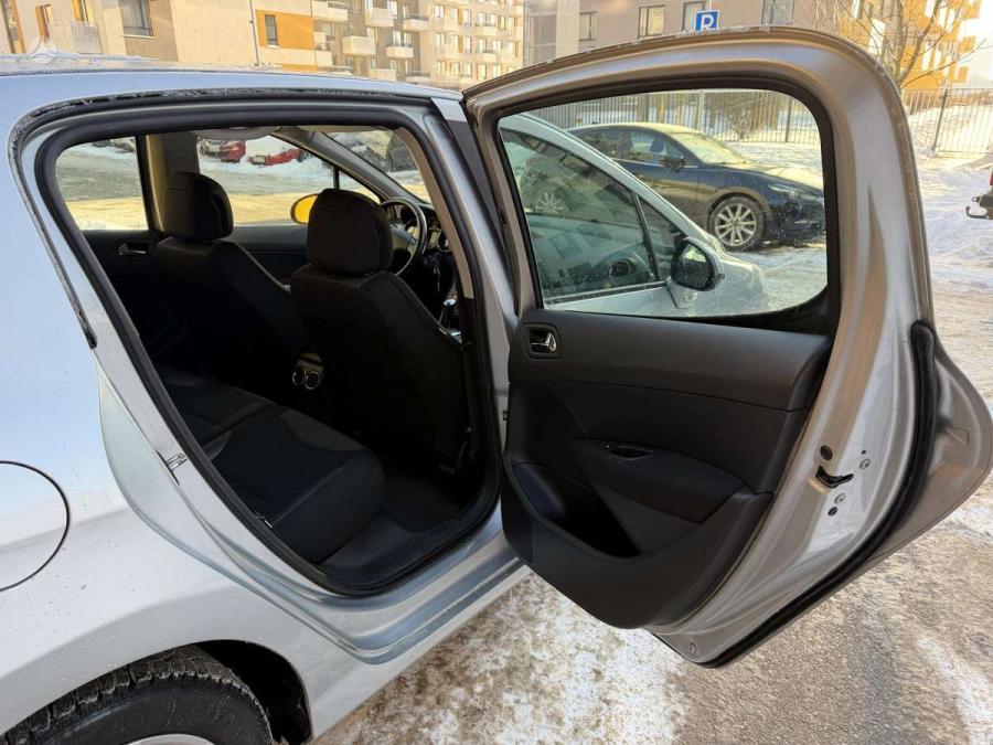 Grey Peugeot 308 2008 in Vilnius, with an engine capacity of 1.56 L and mileage of 293 thousand km for 1750 €, photo 18 on AUTOMOTO.COM.LV