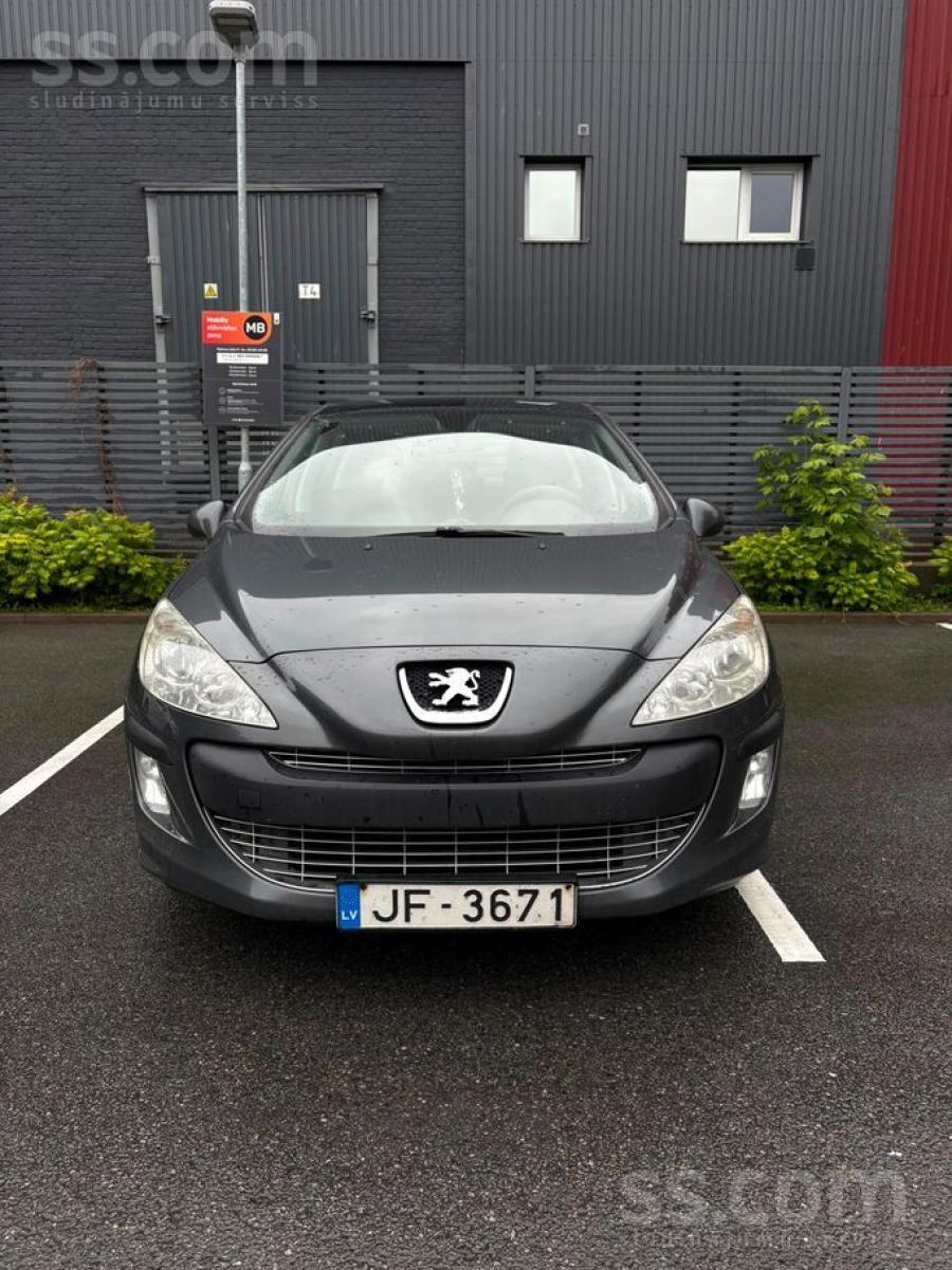 Grey Peugeot 308 2008 in Riga, with an engine capacity of 1.60 L and mileage of 326 thousand km for 1600 €, photo 3 on AUTOMOTO.COM.LV