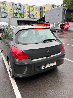Grey Peugeot 308 2008 in Riga, with an engine capacity of 1.60 L and mileage of 326 thousand km for 1600 €, photo 4 on AUTOMOTO.COM.LV