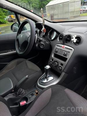 Grey Peugeot 308 2008 in Riga, with an engine capacity of 1.60 L and mileage of 326 thousand km for 1600 €, photo 5 on AUTOMOTO.COM.LV