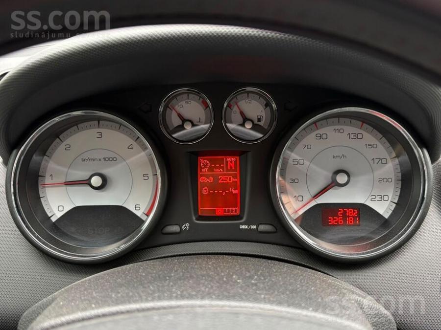 Grey Peugeot 308 2008 in Riga, with an engine capacity of 1.60 L and mileage of 326 thousand km for 1600 €, photo 11 on AUTOMOTO.COM.LV