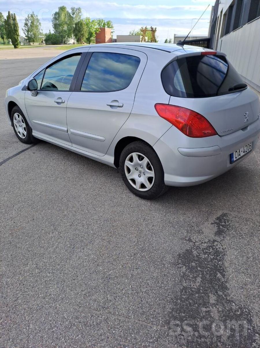 Grey Peugeot 308 2008 in Riga, with an engine capacity of 1.60 L and mileage of 215 thousand km for 3100 €, photo 5 on AUTOMOTO.COM.LV