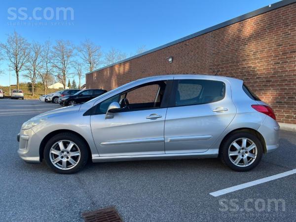 Grey Peugeot 308 2008 in Riga, with an engine capacity of 2.00 L and mileage of 268 thousand km for 1800 €, photo 4 on AUTOMOTO.COM.LV