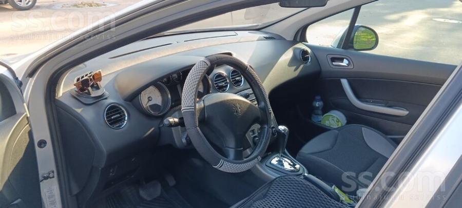 Pelēks Peugeot 308 2008 Jūrmala, ar dzinēja tilpumu 1.60 L un nobraukumu 110 tūkst. km par 1500 €, foto 4 vietnē AUTOMOTO.COM.LV